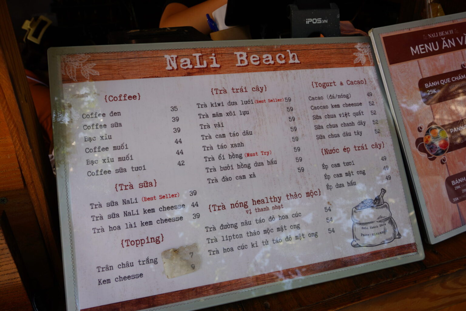 ストロベリービーチへの近道。Z世代を誘うエモエモな路地＊NaLi Beach@ブンタウ | 月曜日のバインミー