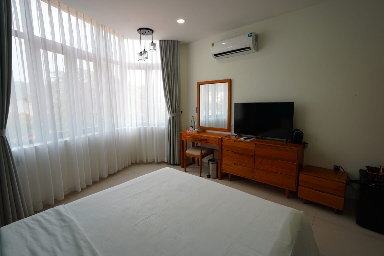 【宿泊記】立地に恵まれたお手頃ホテル「Golden Rose Hotel」宿泊レポ@コンダオ | 月曜日のバインミー